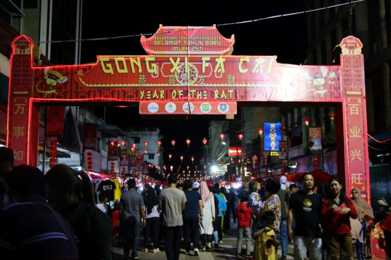 Kemeriahan Bazar Imlek di Kota Lama Tanjungpinang - Wartarakyat